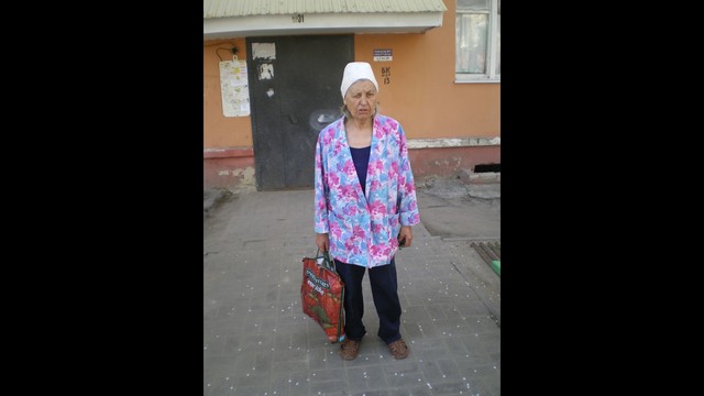 Ukrainian woman cares for Russian homeless cats! by Alexander Vozovik