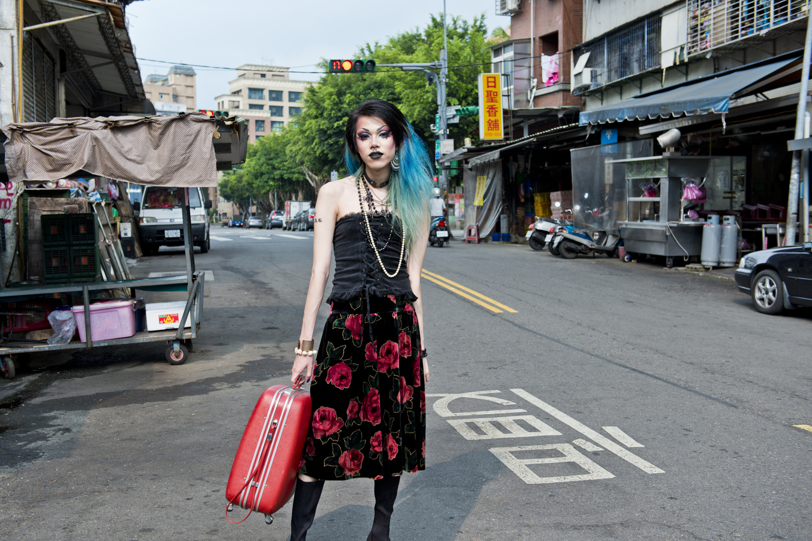 Hsin Yi Wang posted a story update on Drag queen photography project